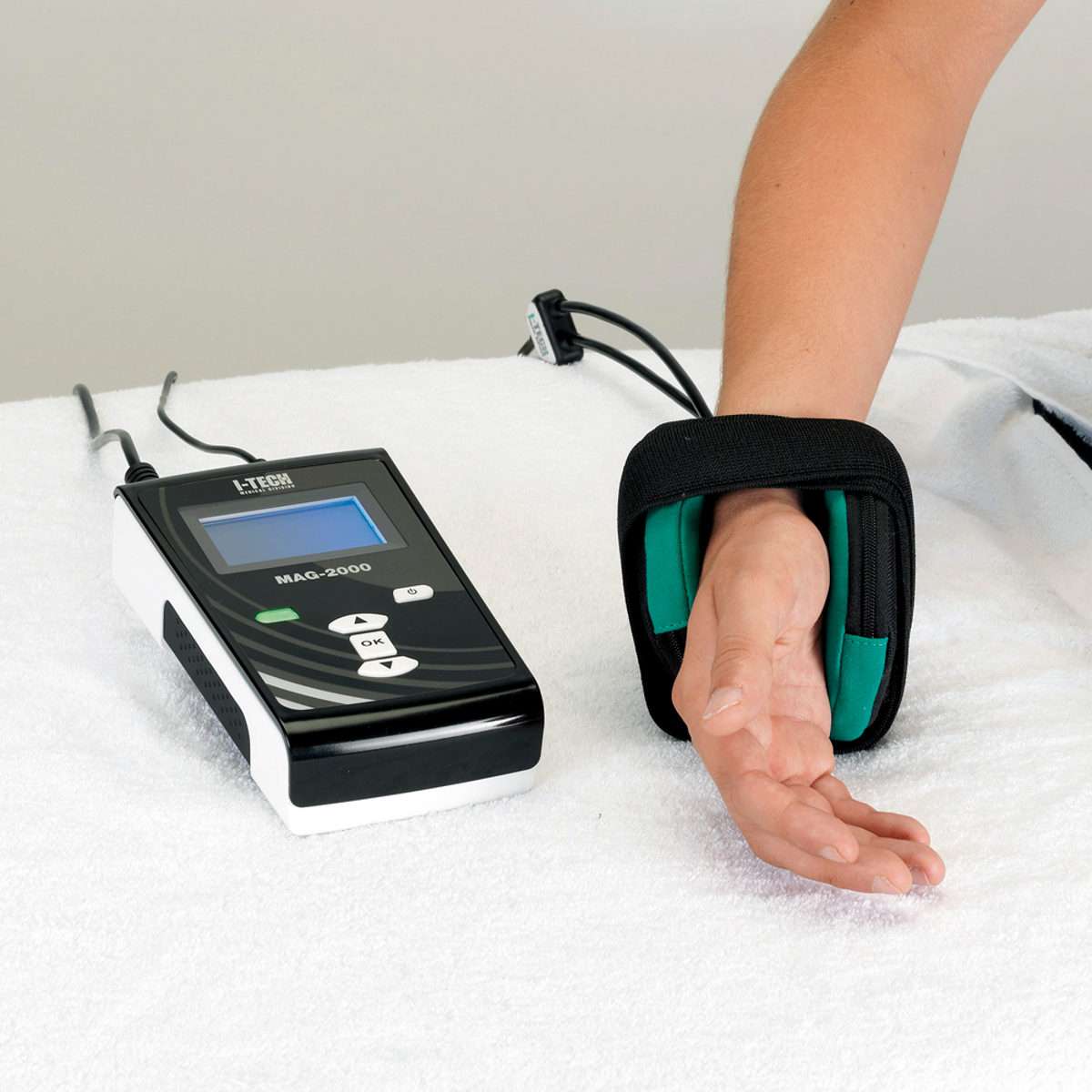 ITECH MAG2000 Plus | Magnetfeldtherapiegerät mit 400 Gauß